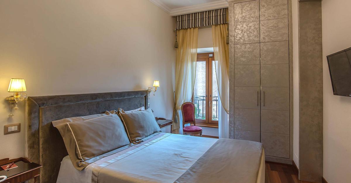 Classic Room In the Centre of Rome | Hotel Forum Rome